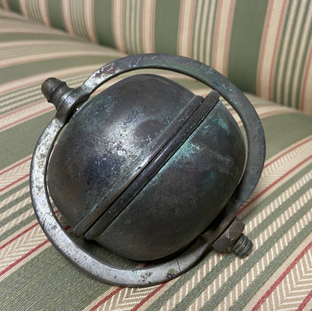 AISAKELLO | Antiikkiliike Wanha Elias