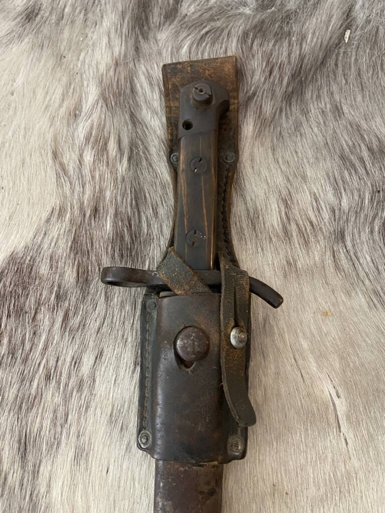 KIVÄÄRIN PISTIN | Antiikkiliike Wanha Elias