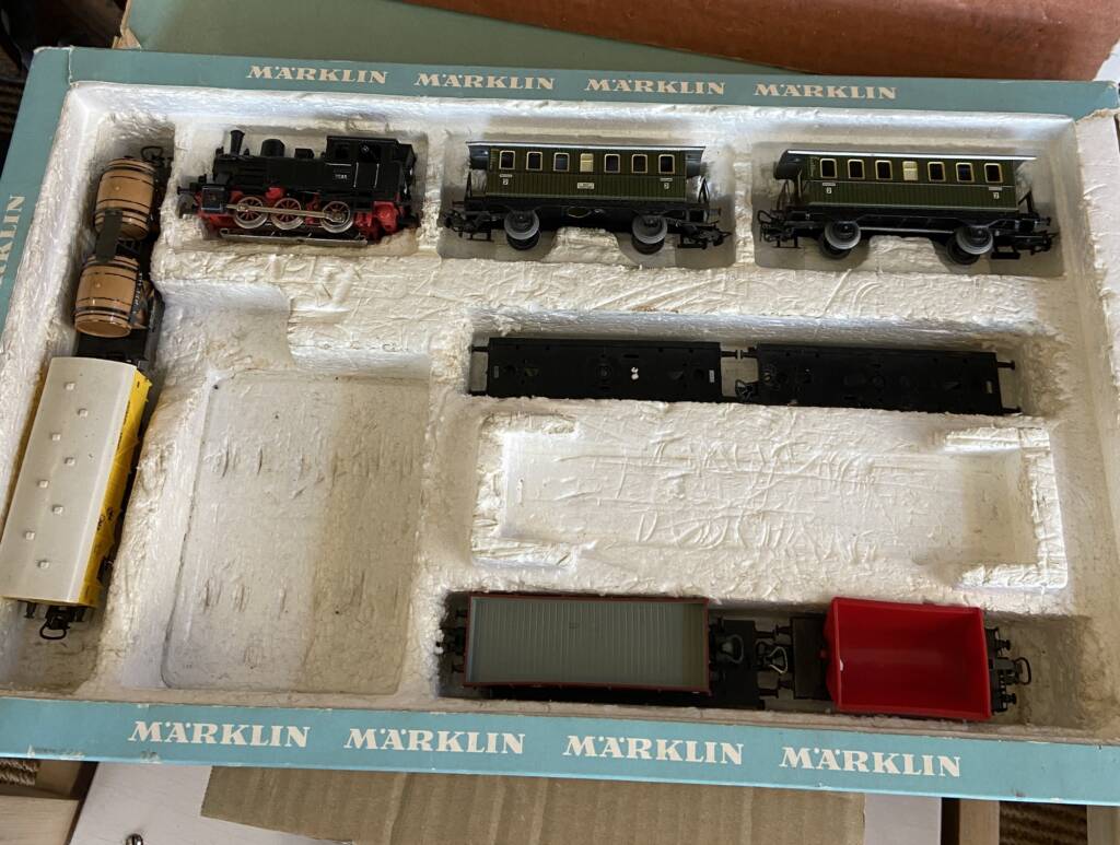 MÄRKLIN JUNARATA | Antiikkiliike Wanha Elias
